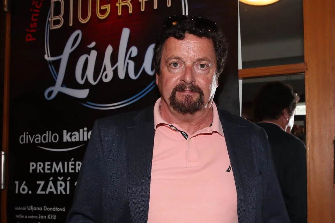 Vyhořelý a frustrovaný Michal Viewegh se znovu zamiloval. Přiznává ale ...