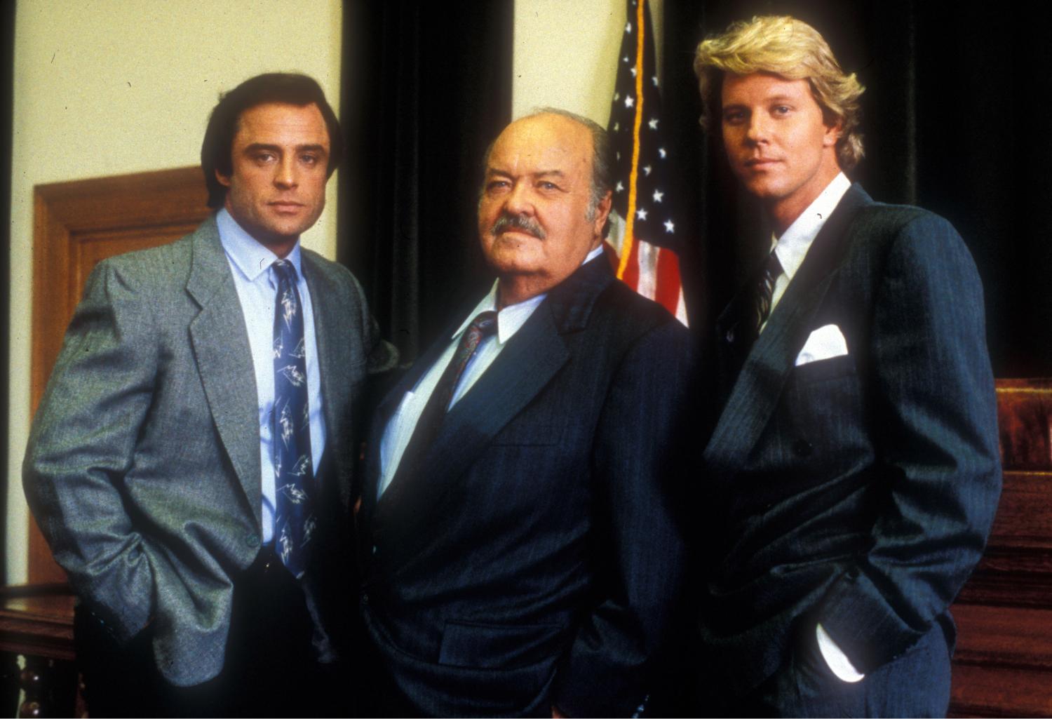 Alan Campbell alias kudrnatý blonďák Derek Mitchell z Jake a tlusťoch ...