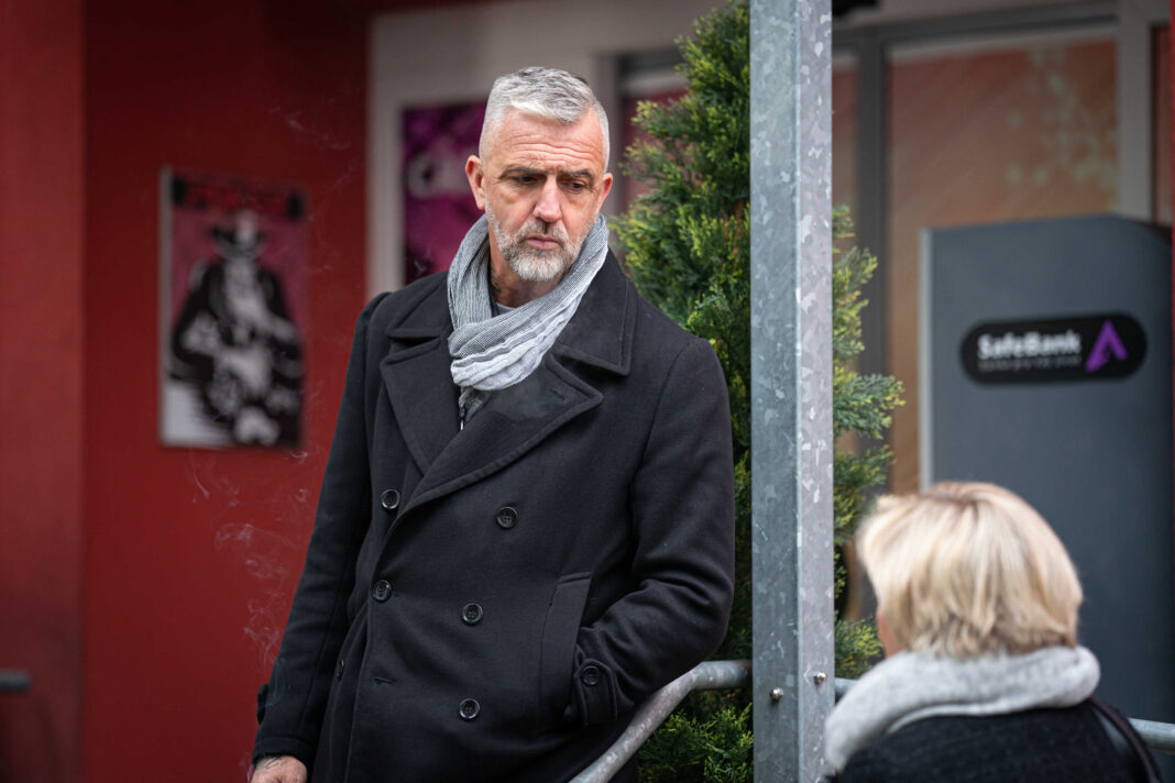 Poznáváte v tomto drsňákovi Fera z Pětka s hvězdičkou? Matouš Rajmont ...