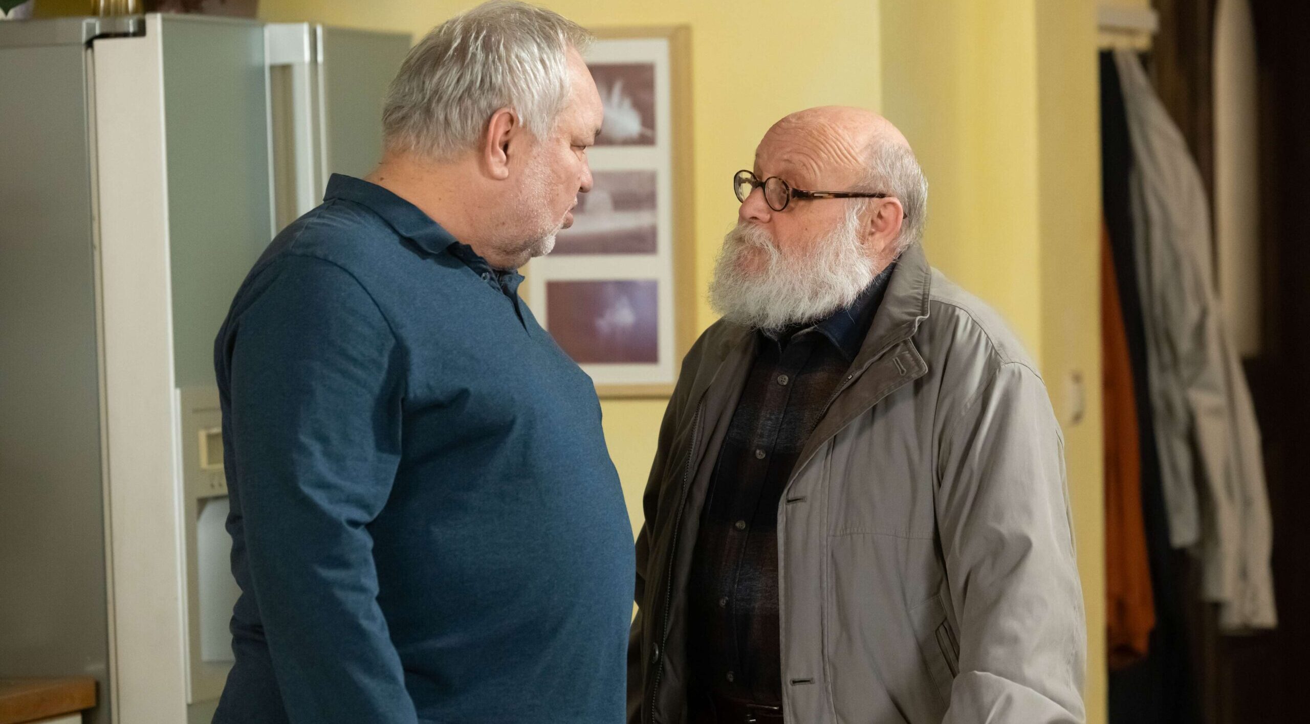 Konec týdne v Ulici: Lumír zuby nehty brání intimnostem Vildy a jeho ...